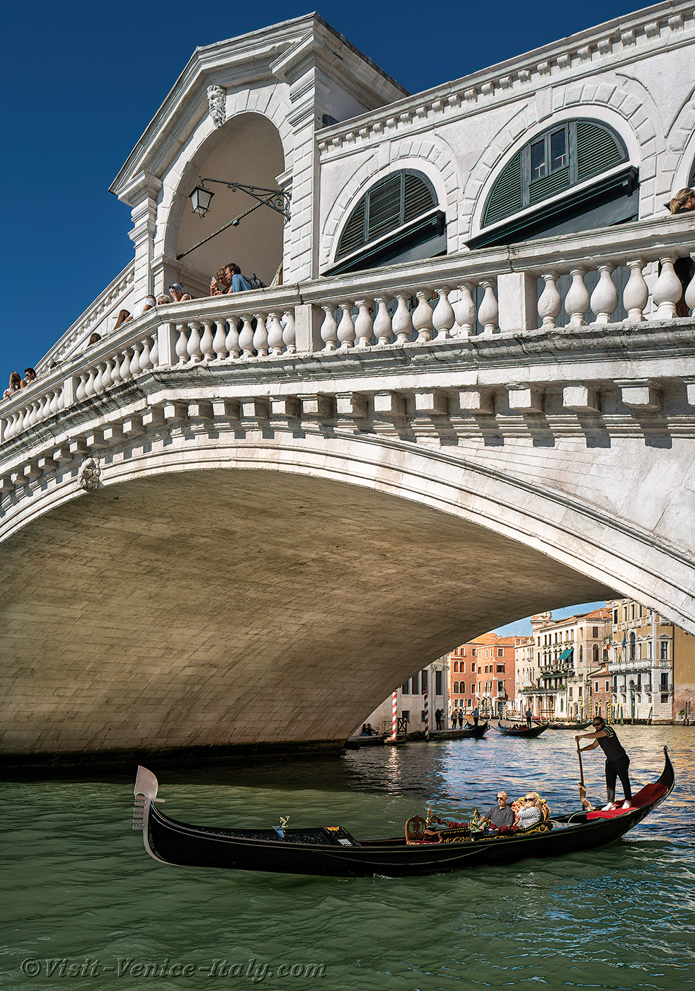 Inside Rialto Bridge
